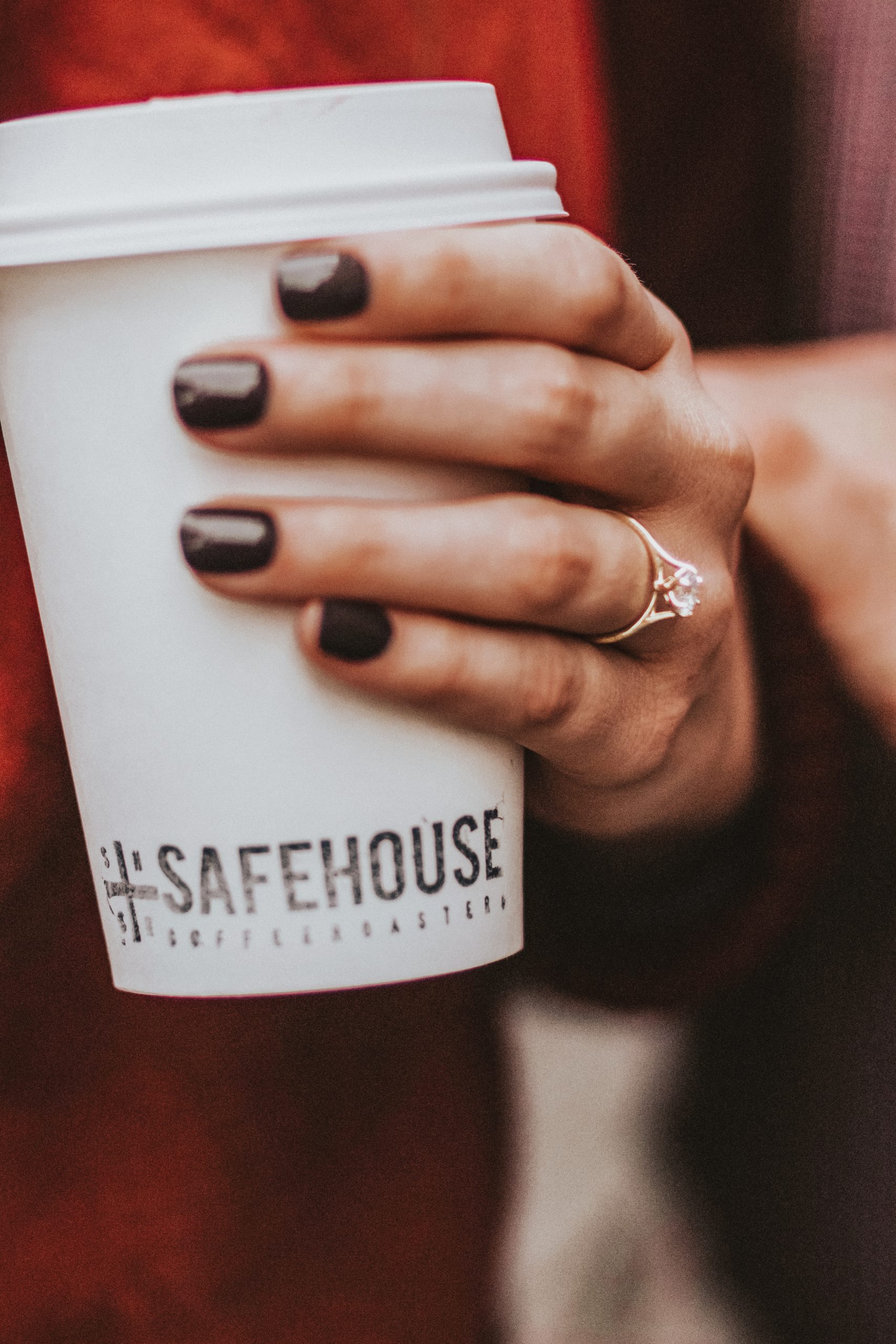 5 Steps to Taking the Perfect Engagement Ring Selfie - Cake Weddings